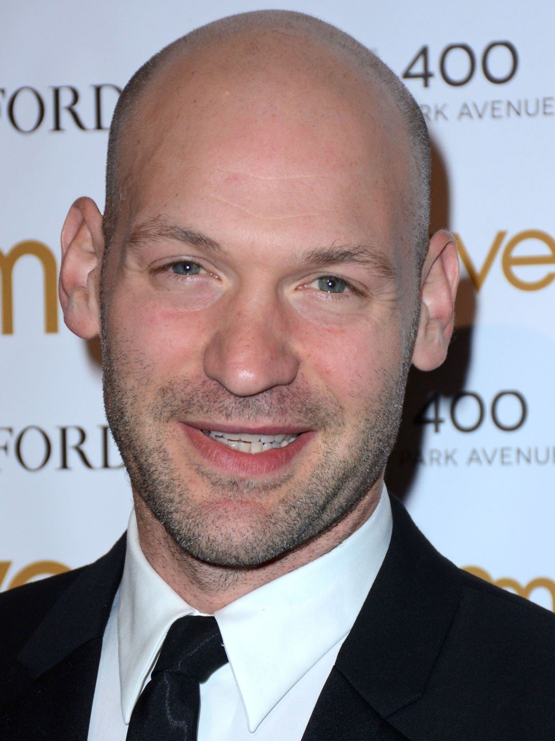 This glass painting made for a church by a 'professional painter' : r ...